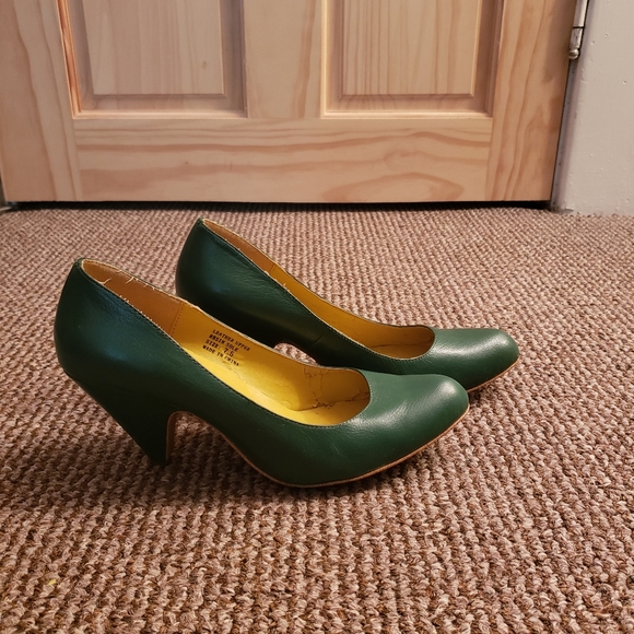 Very Volatile | Shoes | Very Volatile Leather Pumps High Heels Shoes ...